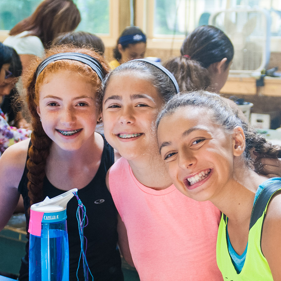 3-girls-smiling - Beber Camp